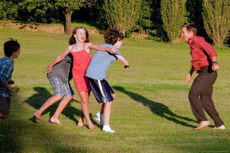 20 Fun Outdoor Group Games For Your Next Get-Together